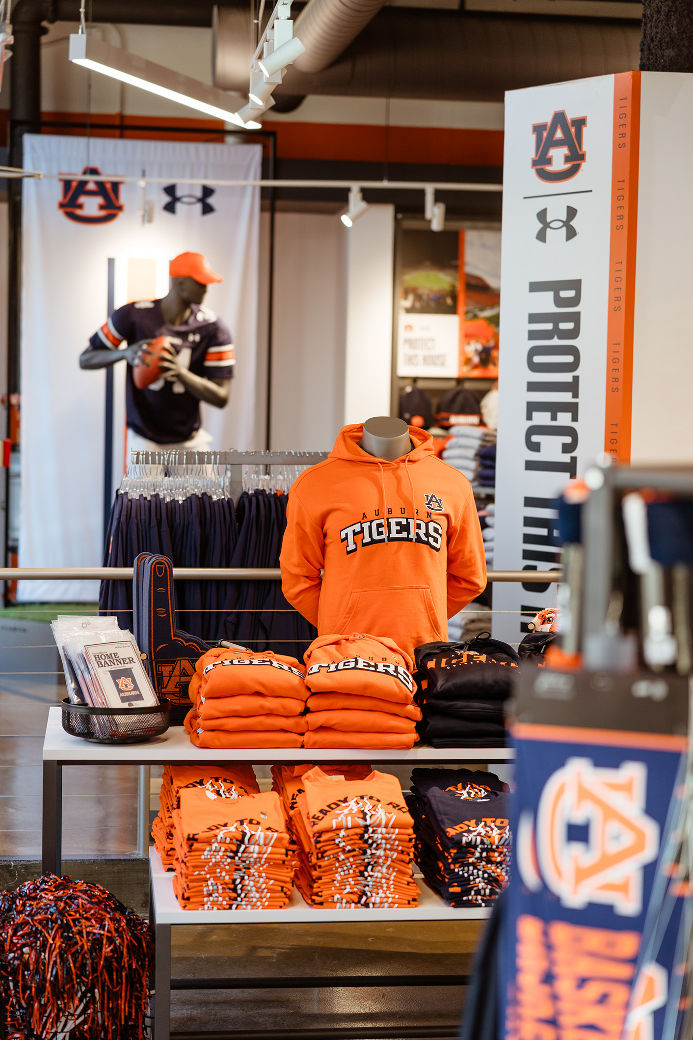 Fan Shops - Follett